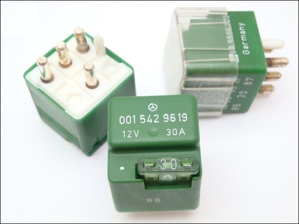 Relay 12V 30A A 001-542-96-19 $ 89-9886-000 Mercedes W124 W202 C126 ...