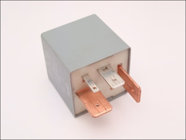 Relay No.103 12V VW 357-911-253 50237003 WLO glow plug control unit ...