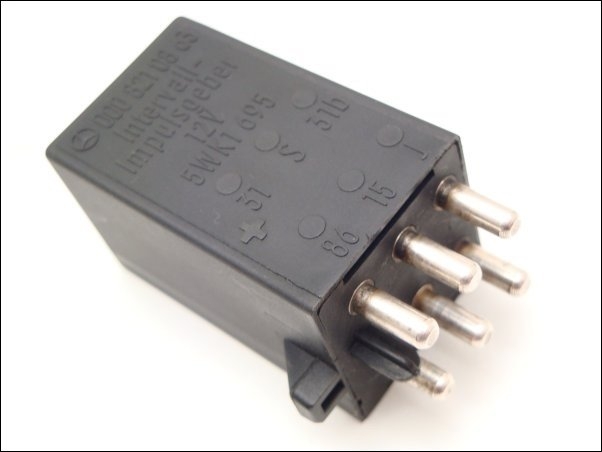 Relays Intervall-Impulsgeber A 0008210863 5WK1695 Mercedes W123 W126 ...