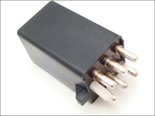 Pane Wipper Relay A 000-821-08-63 SWF IGE-601-342 Mercedes W123 W126 ...