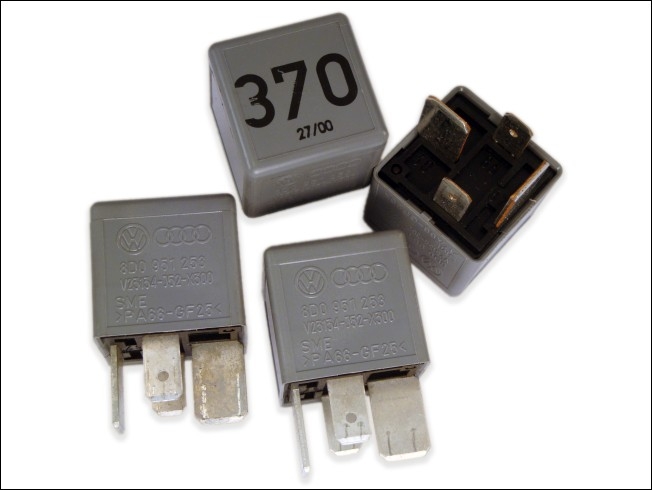 Relay No.370 VW 8D0-951-253 SME V23134J52X300 12V 50A Audi Ford Porsche ...